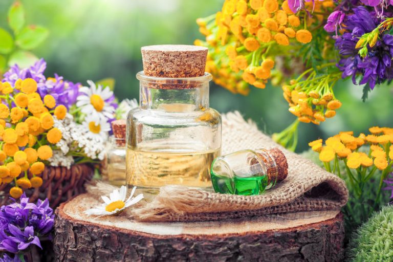 How To Blend Essential Oils Perfectly: A Step-By-Step Guide | Essential ...